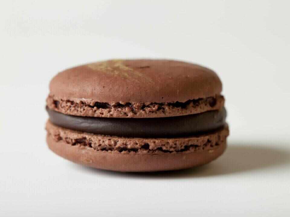 MACARON RASPBERRY - Brunetti Classico Cafe Melbourne