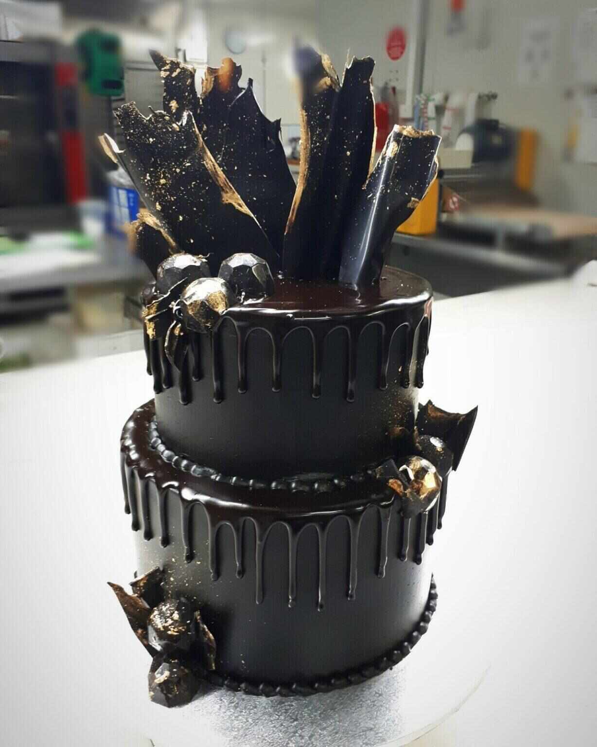 Custom Cakes In Melbourne - Designer Cakes | Brunetti Classico