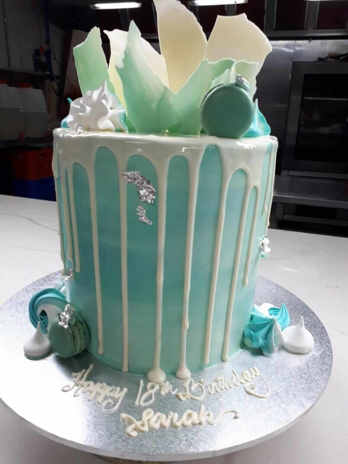 Custom Cakes In Melbourne - Designer Cakes | Brunetti Classico