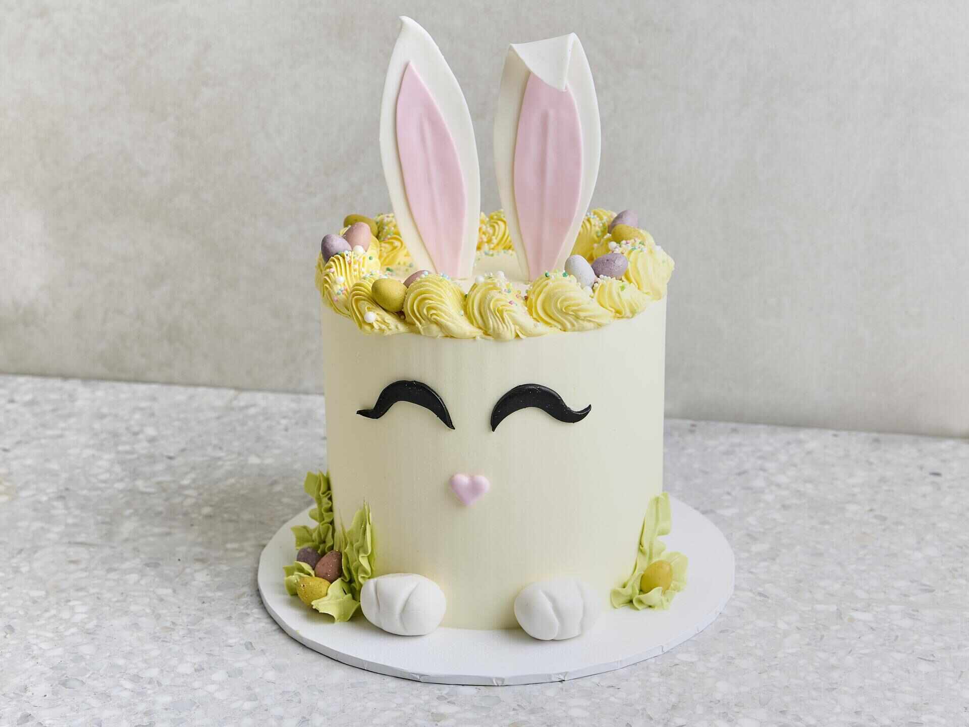 GIANT MILK CHOCOLATE EGG - Brunetti Classico Cafe Melbourne