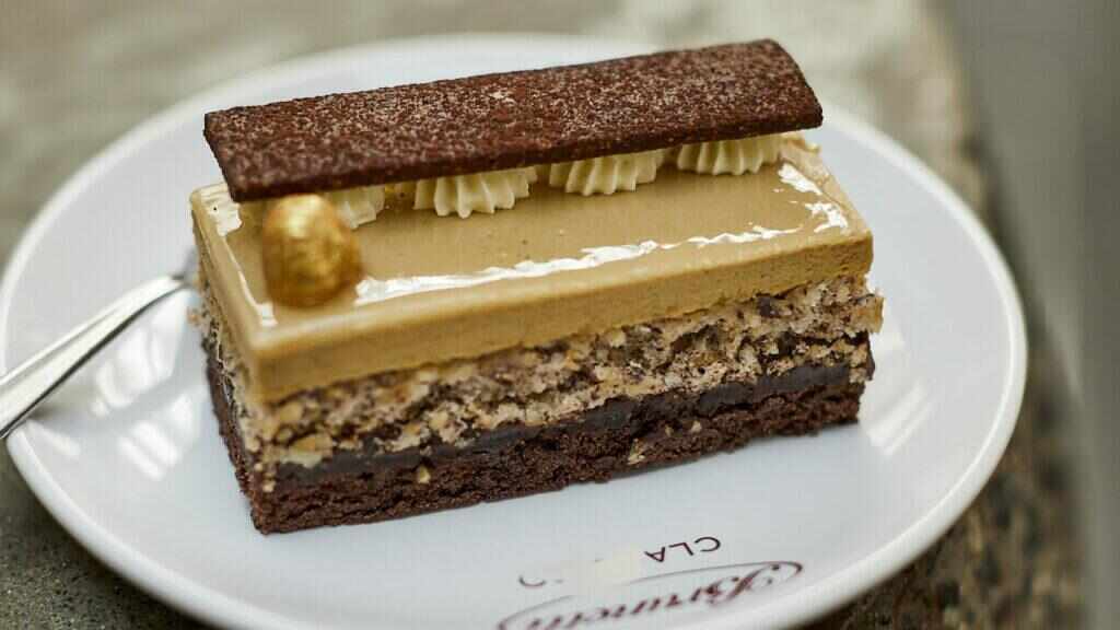 Sweets & Dessert Boxes In Melbourne | Brunetti Classico