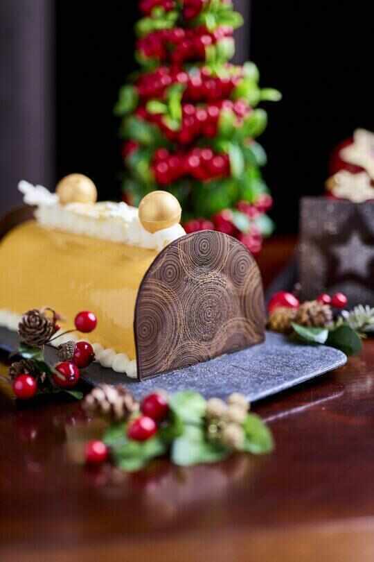 XMAS LOG - BISCOFF AND CITRUS - Brunetti Classico Cafe Melbourne