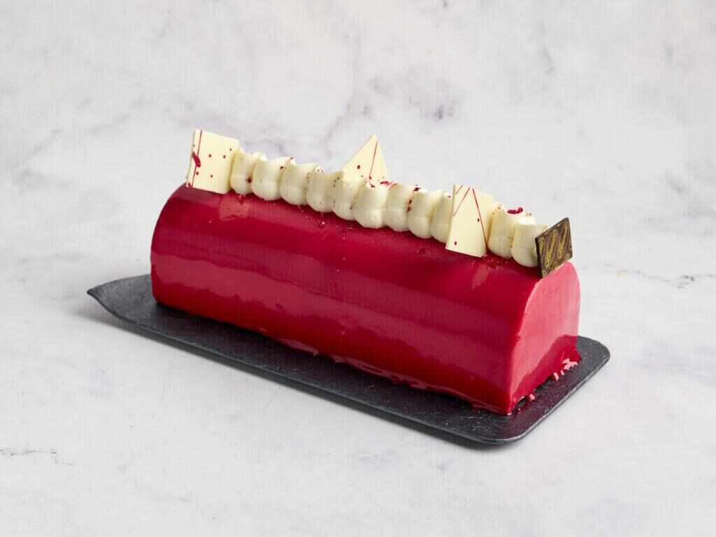 Strawberry Cheesecake Gelato Cake | Brunetti Classico
