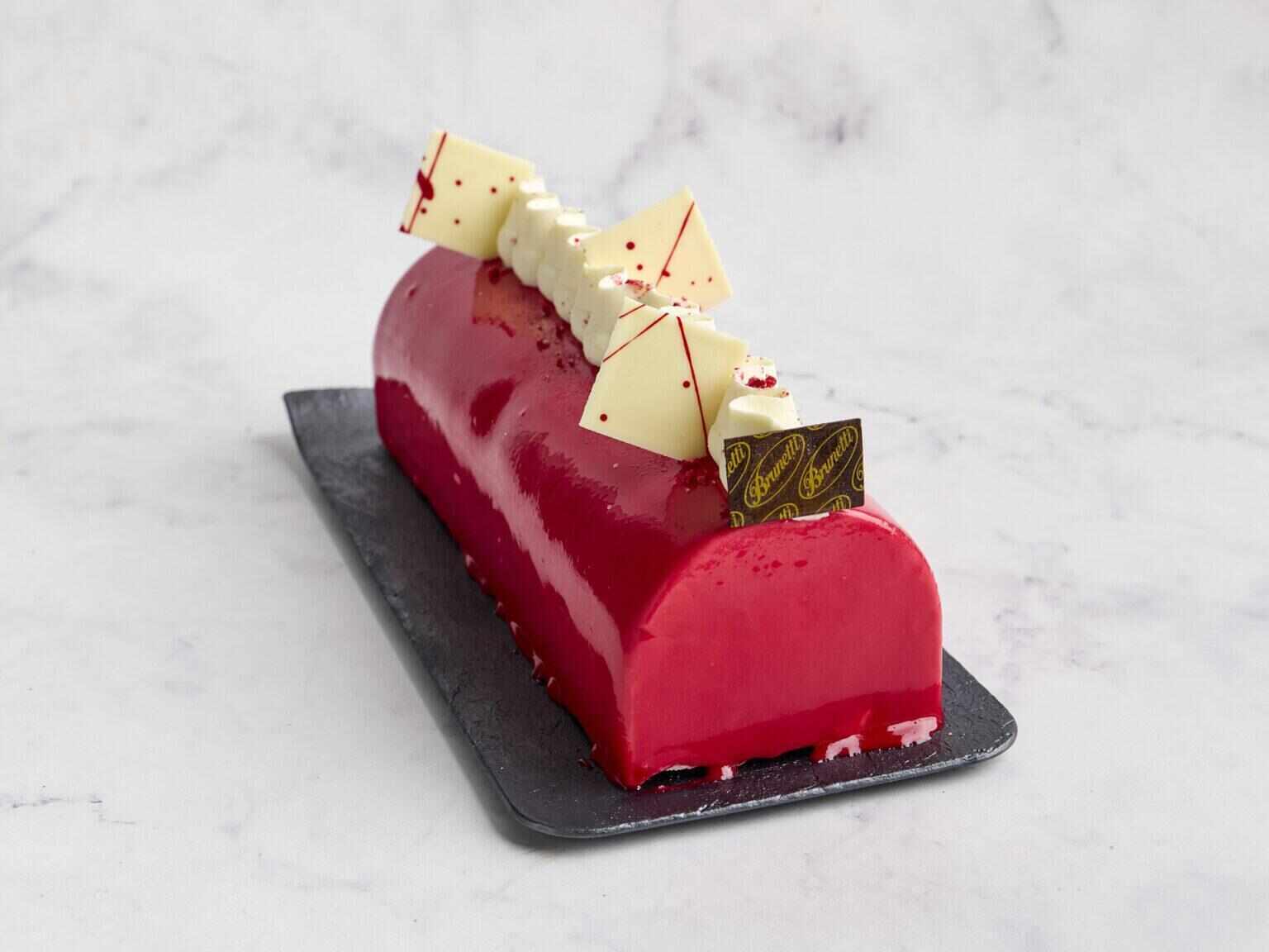Strawberry Cheesecake Gelato Cake | Brunetti Classico