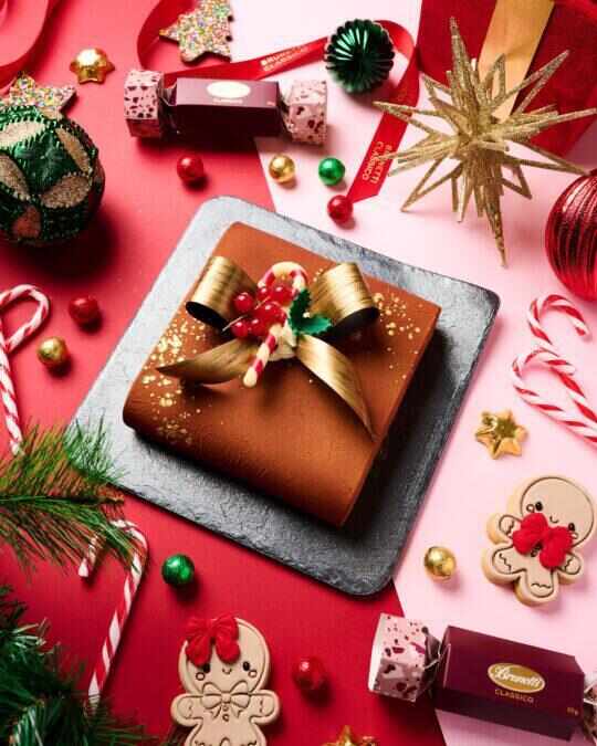 Christmas Gift Cake - Brunetti Classico Cafe Melbourne